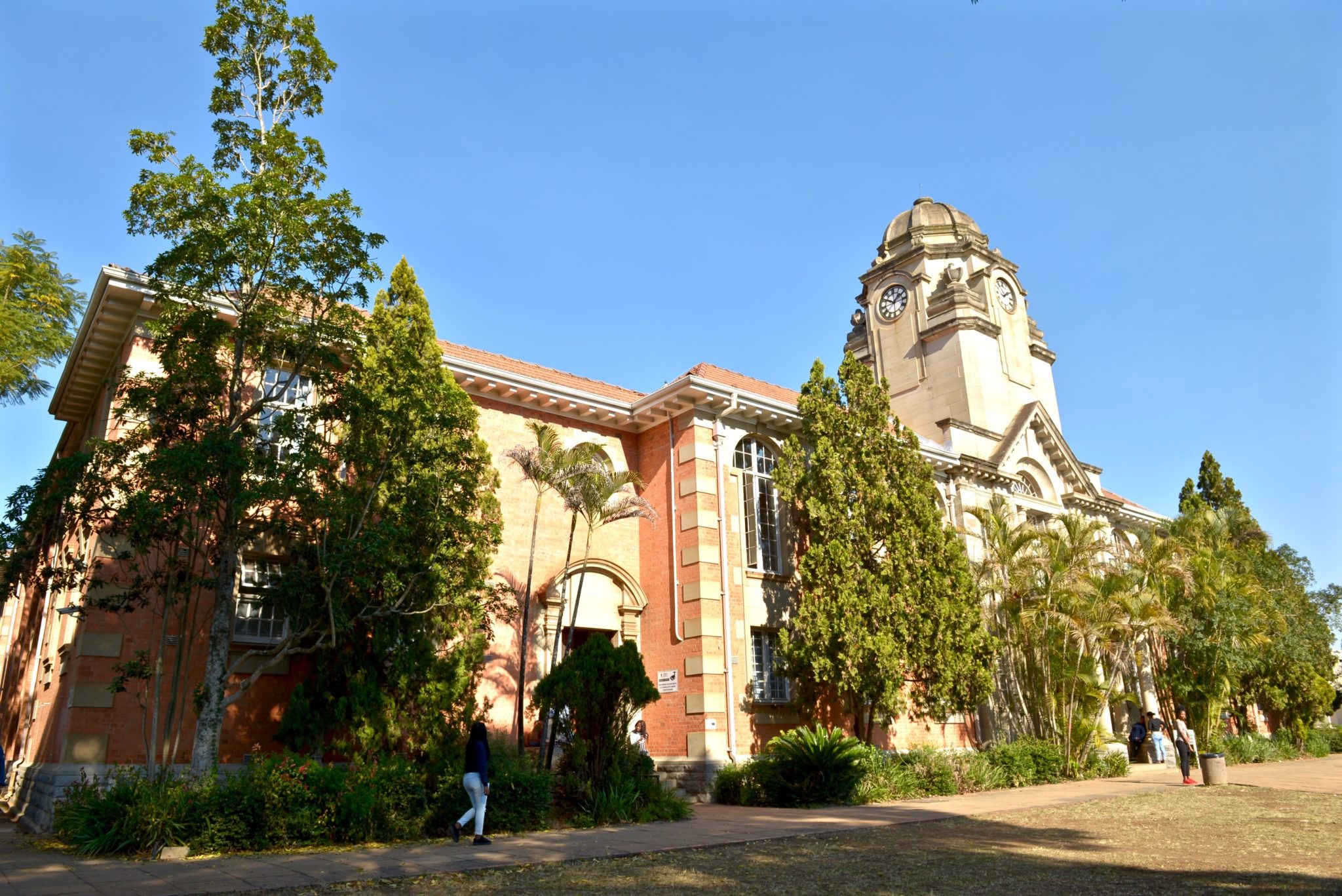 Praise for extraordinary generosity of two donors – University of ...